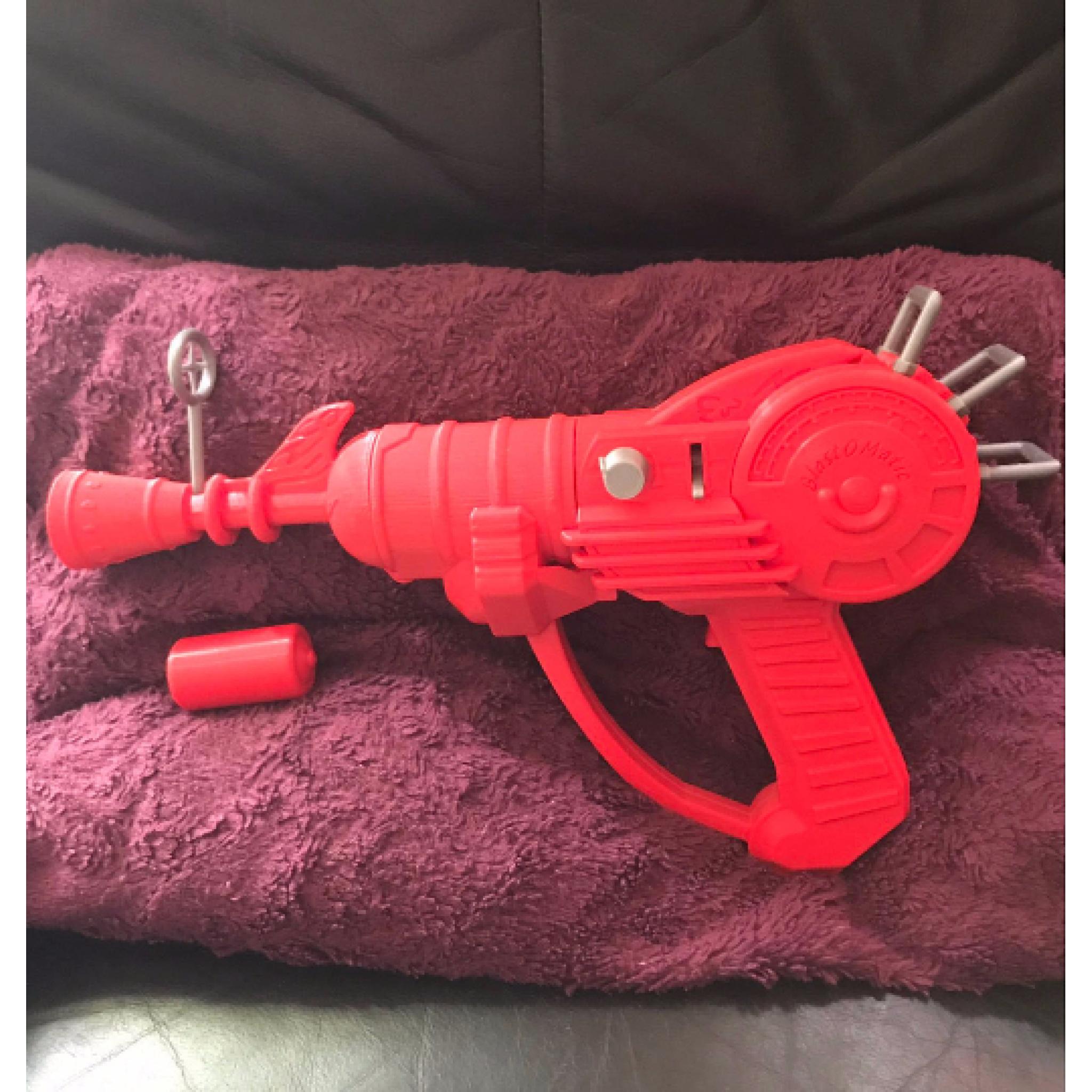 3D Printed 15" Zombie Ray gun mk1 revisited
